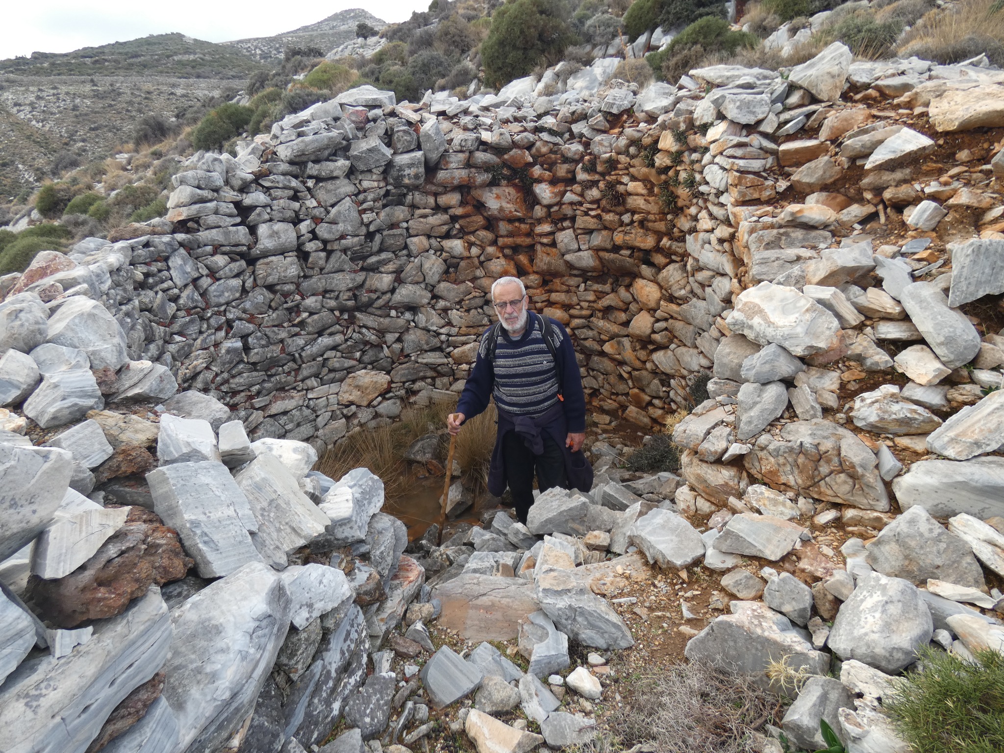 ΑΣΒΕΣΤΟΚΑΜΙΝΟ ΣΤΟ ΒΟΥΝΑΚΑ, ΑΠΕΡΑΘΟΥ ΝΑΞΟΥ | ΟΜΑΔΑ ΒΙ.Δ.Α